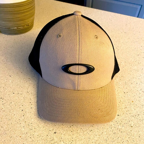 Oakley | Accessories | Oakley Cap | Poshmark